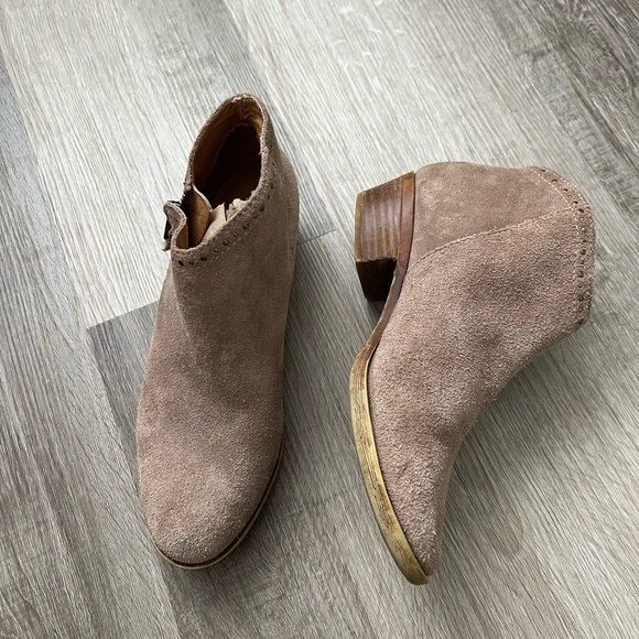 Lucky Brand | Shoes | Lucky Brand Tan Suede Leather Chelsea Ankle ...
